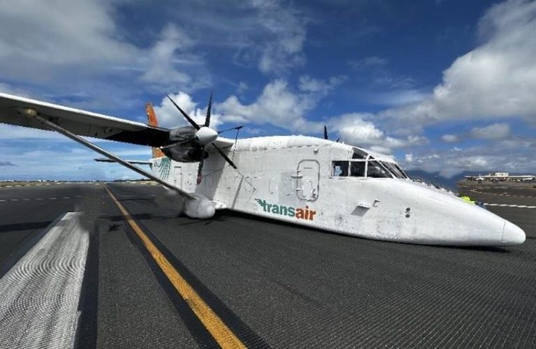L'équipage de Transair Shorts 360 a été distrait avant le débarquement ...